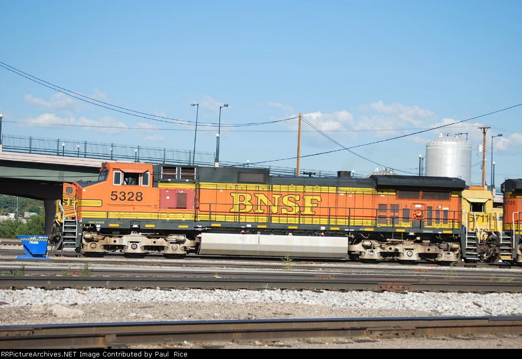 BNSF 5328
